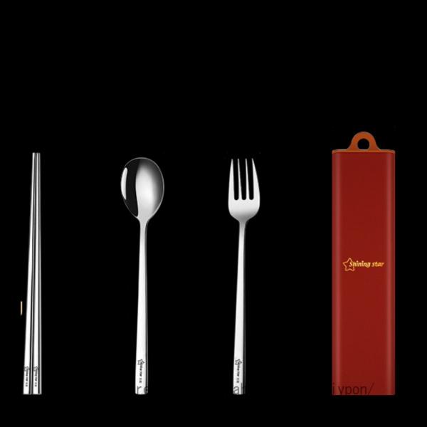 【発売日：2023年08月24日】【商品仕様】テーブルに並んでるだけで食卓が華やかになり、プレゼントや引き出物に最適。おしゃれなカトラリーセット!【サイズ】：サイズA=4点セット（収納ケース+箸+スプーン+フォーク）。材質：304ステンレス...