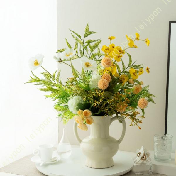 【発売日：2025年05月16日】本物そっくりオシャレなフェイク観葉植物は絹布+プラスチックの材質を採用しており、遠くから見れば、生き生きしてる本物の植物に見えます。卓上に一つだけ置いても存在感が抜群です。室内空間の美しさを引き立たせるグリ...