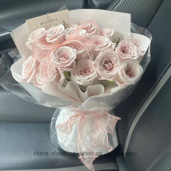 【発売日：2025年02月25日】花数：11　ギフトバッグ：24cm*14cm*35cm【枯れない花 flowers】ソープフラワーは石鹸で作られているお花、本物のお花と見間違えるほどリアルに作られていて、お値段の割に豪華です。お手入れ不要...