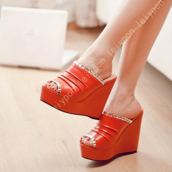 【発売日：2022年07月08日】サイズ：22.0cm-26.5cmカラー：白、黒、オレンジアッパー素材：pu ヒール：ウェッジソール○靴底は優秀な静止摩擦と安定性を提供し、歩く時の安全性を向上。○履きやすくて、歩きやすい！大人綺麗魅せミュ...