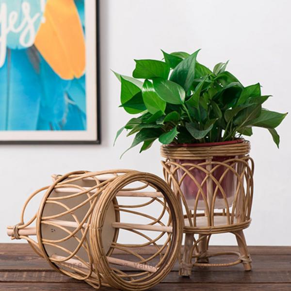 【発売日：2025年09月23日】【商品名】：フラワースタンド【素材】：木【商品サイズ】：直径20*高さ28.5cm直径25*高さ32.5cm【簡単組立】ノッチにクロスバーを差し込み、穴に固定ネジを締めすだけ完成作成します!複雑な工具を使わ...