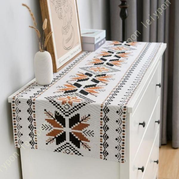 【発売日：2022年11月11日】■製品詳細：【サイズ】：40*135=横約40cm*縦約135cm 【個数】：1枚組【素材】：ポリエステル ★ワンランク上のテーブルコーディネート無地調のかすり柄がシックで落ち着いた雰囲気のむら糸は、毎日の...