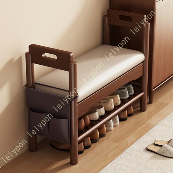 【発売日：2025年08月12日】シューズラック 玄関ベンチ 収納ベンチ 玄関椅子 スツール 2段 木製■安定した座り心地座面が幅広でクッション入りのため快適にお座りいただけます!■両サイド手すり手すりには丸みがあるためしっかり掴むことがで...