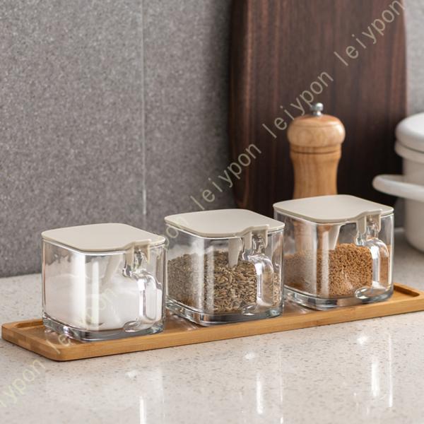 【発売日：2024年11月21日】商品の説明Sサイズ：8.5*7.7cm=7.4*11*9.7cm【S、S*2：トレイなし】3個セット=S*3、2個セット=S*2、1個(スプーンはつきません)=S色：白材質：ABS+ガラス小さじスプーン付 ...