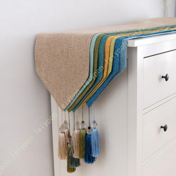 【発売日：2022年08月30日】★テーブルクロス ホテル レストランをインテリアの一つとして、シンプルで明るいお部屋を彩ります!こたつの天板・卓上にも最適!簡単に洗浄!★どんな空間にも馴染む柄、テーブルを華やかに演出してくれるテーブルカバ...