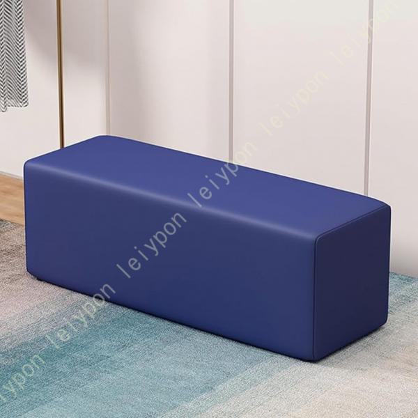 【発売日：2025年12月09日】★コンパクトなサイズでお部屋の隙間収納に最適なリビング用オットマンチェア★寝室、クローク、リビング、玄関など、さまざまなシーンで活躍!使い方自在で便利です!ミニマリストなお部屋にぴったりの小さなフットスツー...