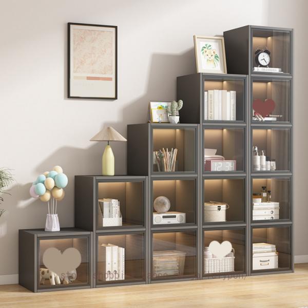 【発売日：2025年06月05日】★【サイズは、ページで写真で確認できます。お客様が組み立てます。取り付け工具とパーツを提供。】★【ガラスと木製採用】耐久性のある木製素材を使用し、安定性と美観を両立。透明ガラスを採用し、コレクションのフィギ...