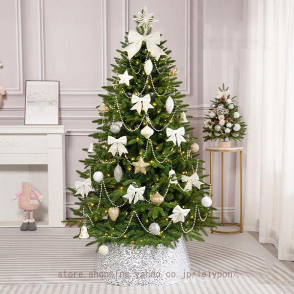 【発売日：2025年09月25日】ご注文前にサイズをご確認ください!雪化粧デザイン!枝先に雪が積もったような加工を施し、冬らしい雰囲気を演出!室内でも本格的なクリスマスムードを楽しめます!3段に分かれており、下段・中段部分は傘のように開くだ...