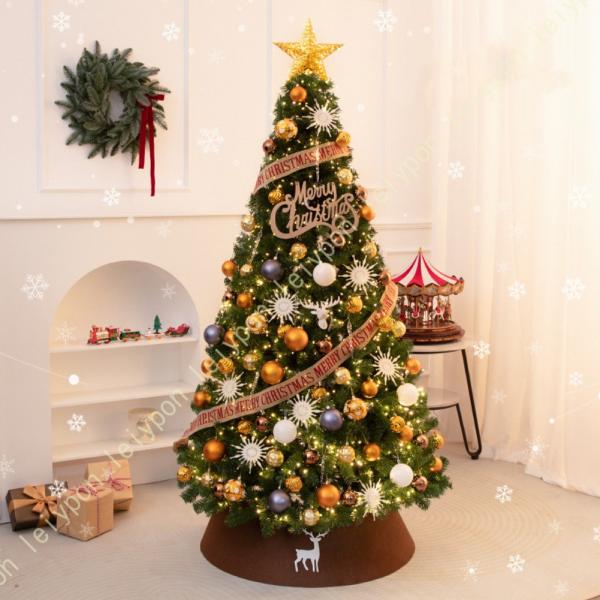 【発売日：2025年10月05日】ご注文前にサイズをご確認ください!【リアルな質感】PE＋PVC＋松針の混合素材を採用し、葉は高密度で立体感があり、本物のモミの木に近い自然な雰囲気を演出します!松ぼっくりや赤い実付きで、華やかさと温かみをプ...