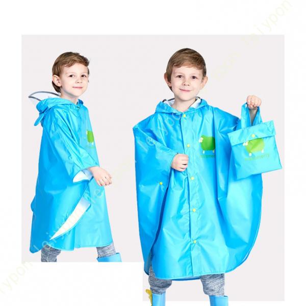 【発売日：2026年03月04日】雨が降るのが嫌いため、学校に行きたくない!こんな声を聞いたら、親たちが困っていますよね!心配しなくて!こんな可愛いレインポンチョで、雨から子供をすっぽりくれる!雨の日でも、楽に通学♪♪♪☆素材:オックスフォ...