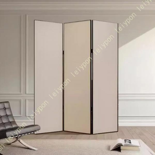 【発売日：2025年07月16日】★「商品サイズ（cm）」：高さ約180×幅約40　　 パネル数：3/4連 ★「素材」：木とクロス ★「お部屋に新しい空間を」：限られたお部屋の空間を、シンプルに仕切ってくれるパーテーション。 ★「折りたたん...