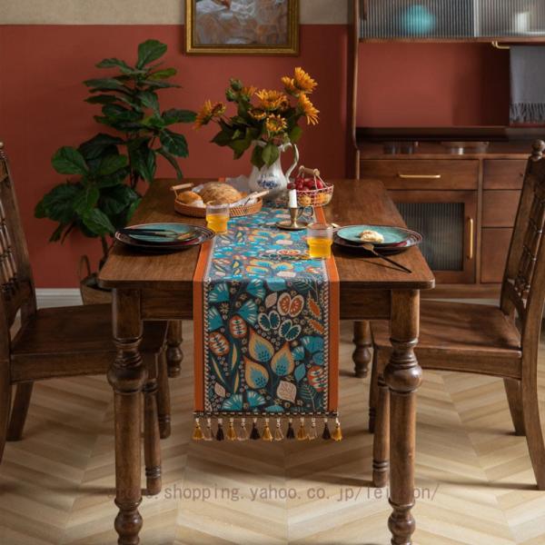 【発売日：2025年08月08日】商品仕様：  含まれるもの：テーブルランナー1枚  素材：ポリエステル製  特徴： 柔らかい 滑り止め 丸洗い 耐久性 軽量 お手入れ簡単 洗える 多用途 断熱 シンプルなデザインが、和風の食卓飾り!エレガ...