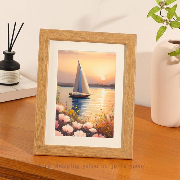 【発売日：2025年07月14日】落ち着いたカラーと線的でシンプルな額縁のデザインで、お部屋のコーディネートに合わせやすいスクウェア額縁です。  洋室や和室、玄関など飾る場所を選ばないのも特徴。 上品なフォトフレームで中の写真を引き立たせて...