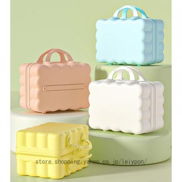 【発売日：2025年02月28日】【大容量】化粧水/乳液/下地/ファンデ/ルースパウダー/チーク/アイシャドウ類の他筆数本ブラシ/口紅/リップグロス/ネイル用品/ネックレス/指輪/イヤリング等、ジュエリー、コスプレ衣装、普段使いの化粧品など...