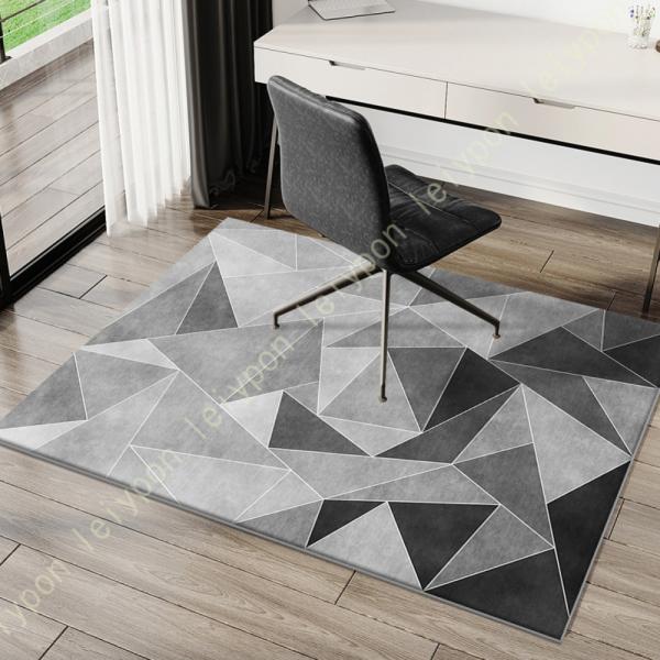 【発売日：2023年08月28日】表面材質：ポリエステルおすすめpoint★高品質ポリエステルを採用、頑丈柔軟、最高の踏み心地。背面にはTPE を採用、滑り止め効果は性能を大幅に向上させました。★高いクッション性により防音性があり、足音・物...