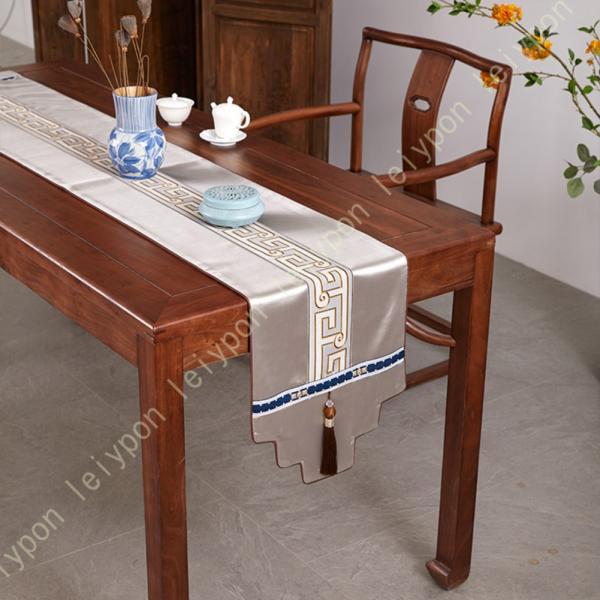 【発売日：2022年08月23日】サイズ：30*180cm、30*200cm、30*220cm、30*240cm、30*280cm、30*300cm。この北欧食卓ランナーを置くだけで、ロマンチック感が生まれます。 存在感はありますが、お部屋...