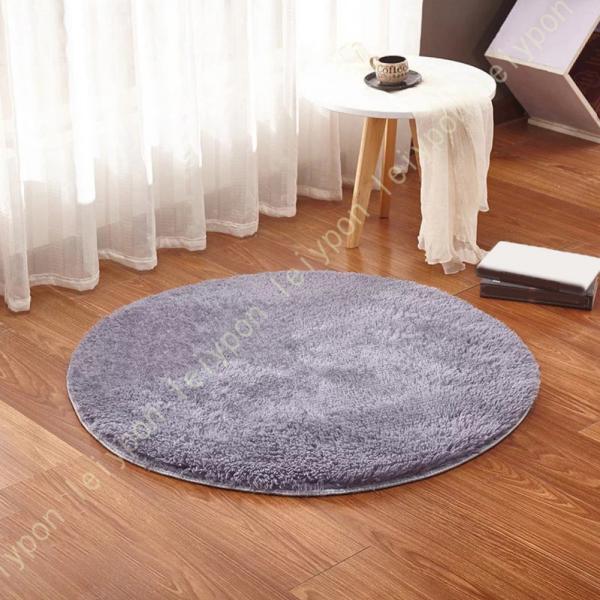 【発売日：2025年10月15日】材質：ポリエステル　【新しい雰囲気】シンプルなデザインは、お部屋の雰囲気をがらりと変えます!洋室はモチロン、和室に敷いてもモダンな印象に早変わり!暑い時期も快適 短い毛足なのでベタつき感が少なく、暑い時期も...