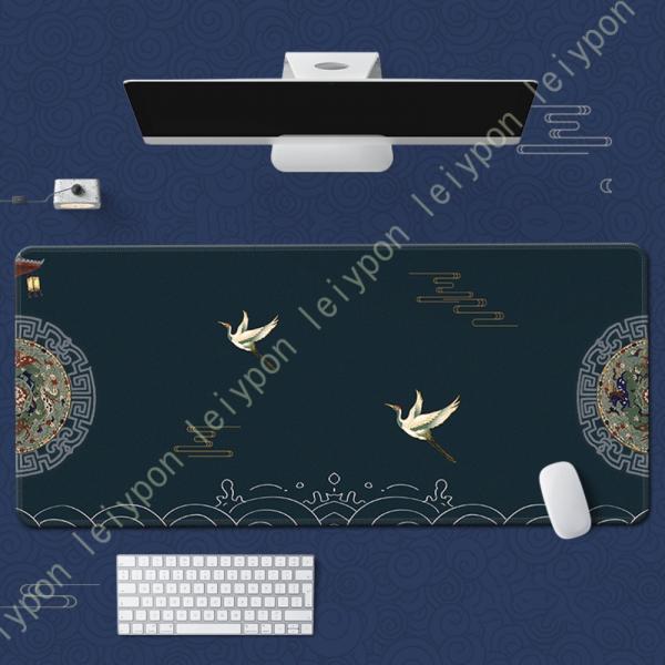 【発売日：2022年07月08日】■■■【持ち歩く便利＆滑り止め】箱を付けており、マットを巻くと携帯するにはとても便利です。裏面には滑り止め加工されており、デスクにピッタリと吸着してズレや移動を防ぎ、安定したマウス操作が可能です。■■■【超...