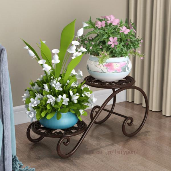 【発売日：2025年06月18日】【商品仕様】商品名: フラワースタンド材質：金属サイズ：幅×奥行×高さ：45*22*20cm（スタッフ採寸のため、若干の誤差が生じる場合がございます）雰囲気のある素敵な空間にお花や観葉植物などの本来の魅力を...