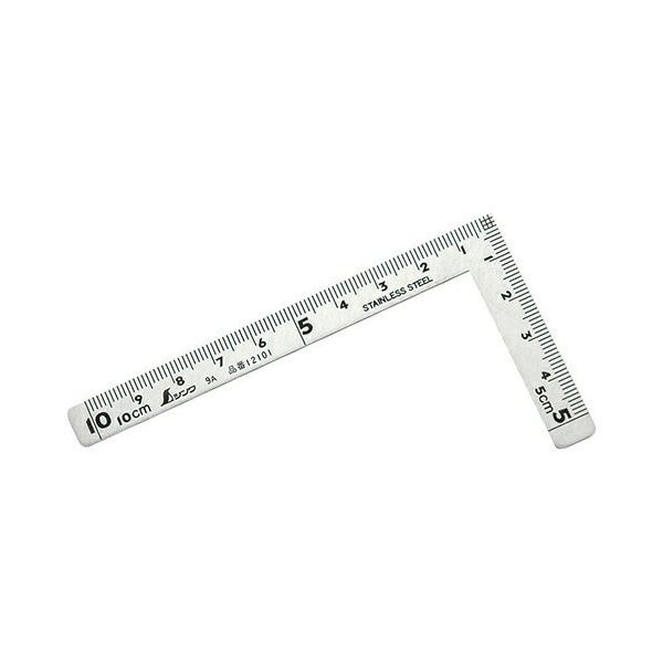 ■超小型で携帯に便利です。長さの測定・直角の確認やケガキ作業用曲尺。裏面目盛付です。目盛はエッチングで刻まれているので消える事はないです。造作、ホビー等の使用に便利です。仕様■本体サイズ：長枝（短枝）105（55）mm×幅10mm×厚さ1....