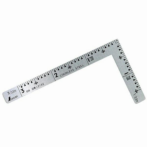 ■使い勝手が良く携帯に便利な小型タイプです。■ステンレス製なので丈夫でサビにくくなっています。■ちょっとしたケガキ作業や定規としても便利です。■用途：各種墨付け、ケガキ作業、直角・長さの測定に。■仕様　表目盛　長枝：外目盛/3寸　内目盛/目...