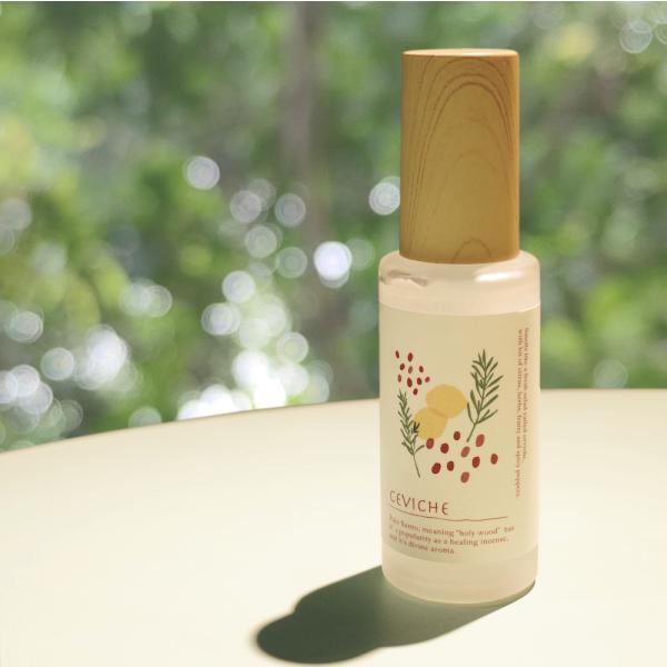 《 CEVICHE 》柑橘やハーブ、ピンクペッパーなどの香辛料を使ったペルー発祥のセビーチェというフレッシュサラダをイメージ。スパイシーでフルーティーなパロサントの果実がアクセントになった香りです。ONとOFFの切り替えや、気分転換したい時...