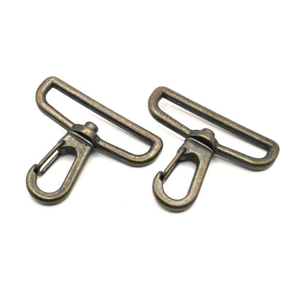 ■用途／特長ベルト巾：40mm長さ：約41mm色：アンティーク数量：2個入り※長さは入荷時期により若干の誤差があります。【当店取り扱いの金具の色表記について】　・ニッケル　　　　　ニッケル　・ゴールド（本金）　輝きがあり経年変化に強いメッキ...