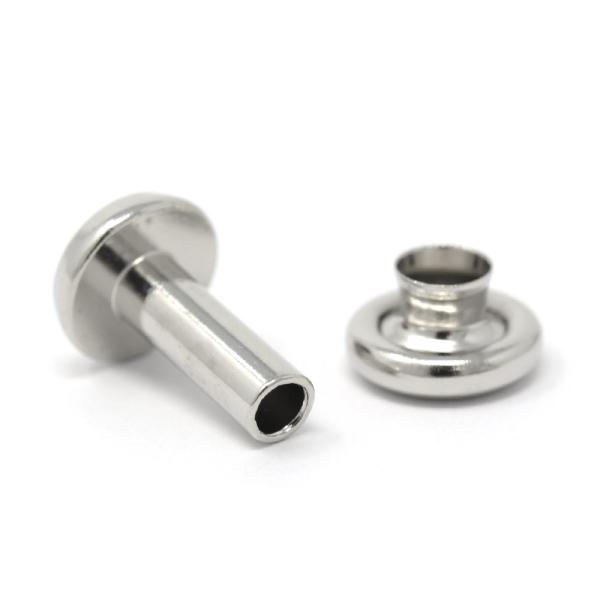 ■仕様／内容鉄製の頑丈なカシメ、中空鋲です。厚手の革を使用したショルダーテープや持ち手の取付けに便利です。通常のカシメよりデザイン性も高くなります。サイズ：頭径10mm　　　　並足10mm　　　　長足12mm色：ニッケル数量：10組入り［打...