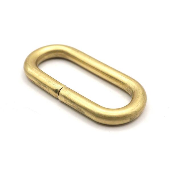 ■用途/特長真鍮無垢素材の輪金具です。丸みを帯びた形状が、小カンよりも落ち着いた印象を与えます。ショルダー紐、手紐と本体の接続などに幅広く使えます。■仕様／内容サイズ：（内径×高さ×径の太さ）約18mm×8mm×3mm色：ブラス（真鍮）数量...