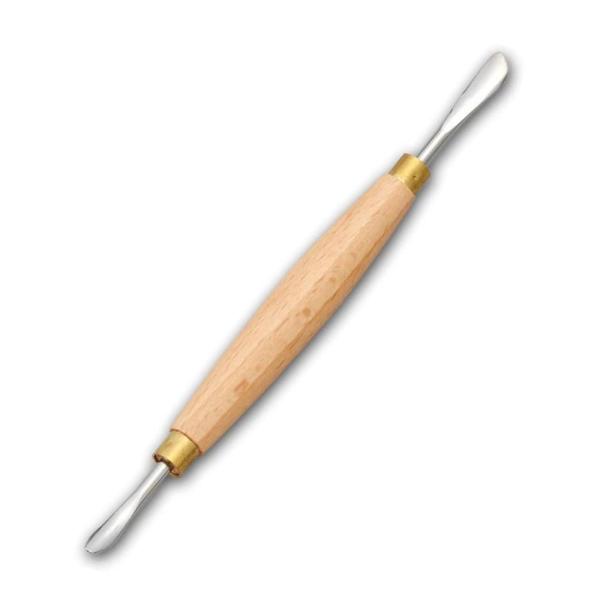 ■用途／特長<br>フラットとスプーンの両面タイプのモデラです。カービングをはじめとする造形や型押しなどの様々な成型作業に使用できるモデラです。フラットは手縫い線や折り線などの筋付けにも使用できます。メーカー：クラフト社台湾製