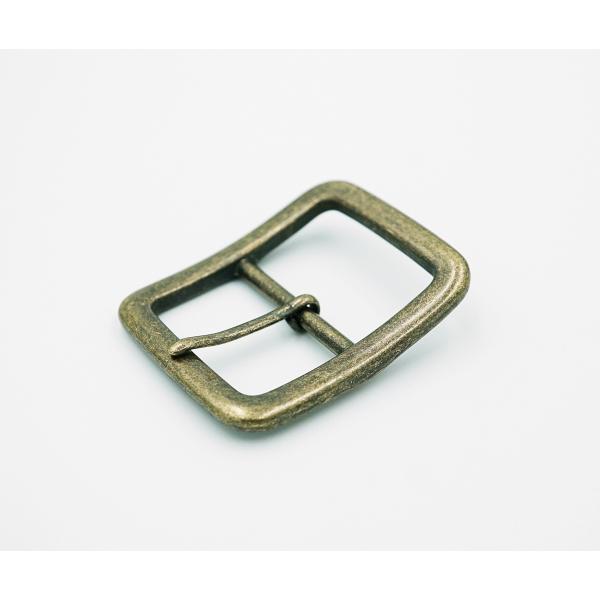 ■用途/特長ベルト用調節金具■仕様／内容［サイズ］巾40mm/高さ49mm/ベルト巾30mm色：アンティーク数量：1個入り【当店取り扱いの金具の色表記について】　・ニッケル　　　　　ニッケル　・ゴールド（本金）　輝きがあり経年変化に強いメッ...