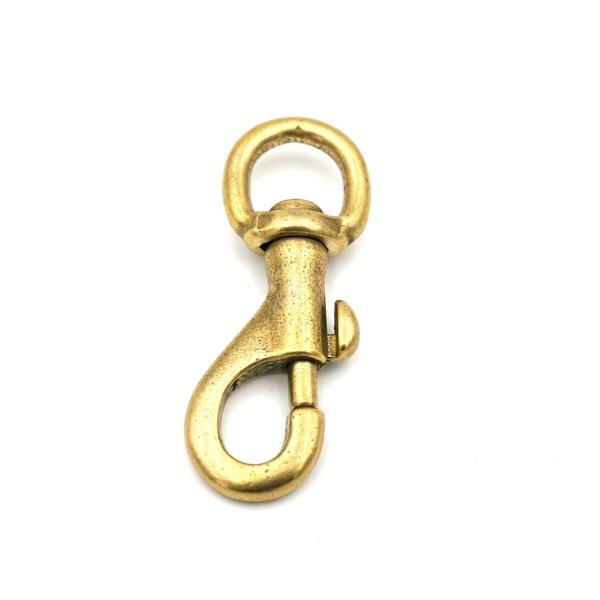 ■用途／特長重量感のある、大きめの真鍮製鉄砲ナスカンです。真鍮は使い込むほどに風合いが変化し、経年変化を楽しむことが出来ます。ベルト巾：12mm長さ：約62mm色：真鍮無垢数量：1個入り※長さは入荷時期により若干の誤差があります。【当店取り...