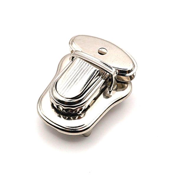 ■用途/特長シンプルでトラディショナルな形状の差込です。土台は爪折り式、差込部分はカシメ1個で簡単に取り付けることが可能です。裏芯とカシメ1組がセットになっております。サイズ全長約41mm色：ニッケル1個入りメーカー：協進エル【当店取り扱い...