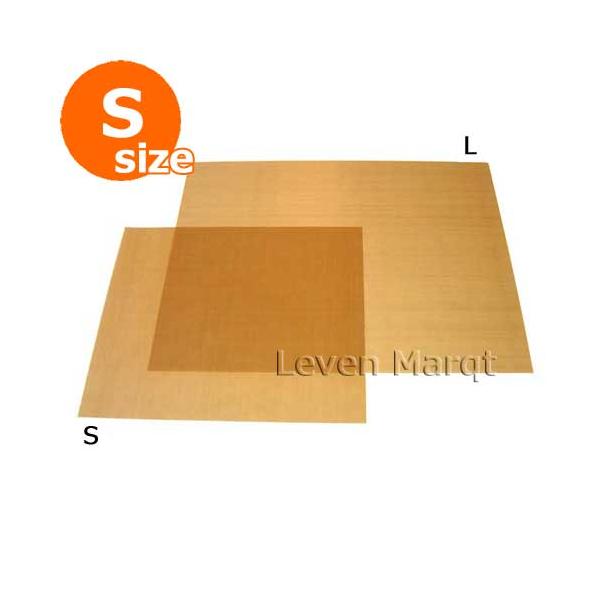 テフロンクッキングシート Sグラスファイバー（ガラスの繊維）をテフロン加工したものです。オーブンでの焼成、蒸しもの、冷凍、飴細工やチョコレート菓子などに何度も洗って使えるクッキングシート。卵や砂糖のこびりつき汚れも、タオルでひと拭きすればあ...