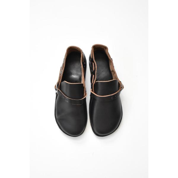 Fernand Leather (フェルナンドレザー) Middle English [BLACK] のご紹介です。3mm厚のしっとりとした肉厚レザーはオールデンなどに革を供給している事でも有名なシカゴのタンナー『ホーウィン』社のクロムエク...