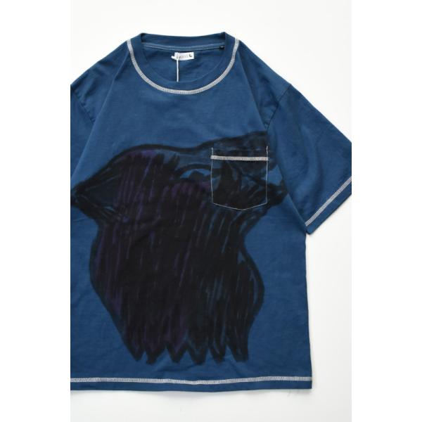 jawandi (ジャワンディ) S/S HAND DRAWN POCKET TEE DYE [WOLF] のご紹介です。  "jawandi / ジャワンディ" 豊富な素材の中から入手の難しい生地を中心にを厳選し、高品質で耐久性のある素材...