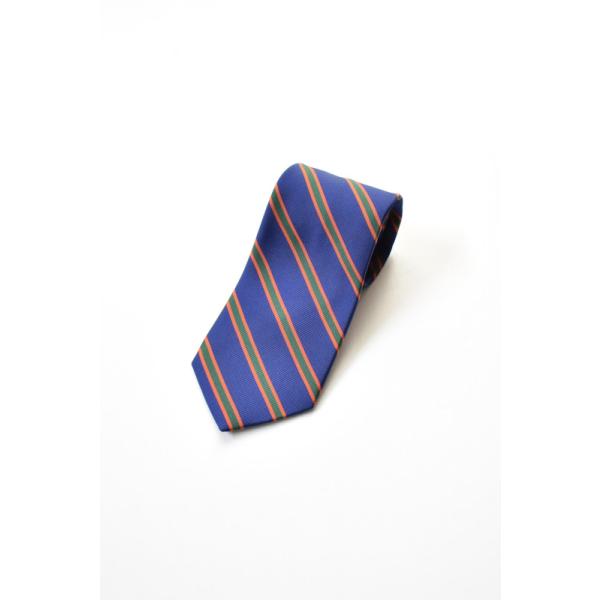 J.PRESS (ジェイプレス) REGIMENTAL TIE [NAVY/ORANGE/GREEN] のご紹介です。トラッドの代表でもある柄のレジメンタルストライプのネクタイ。生地はシルク100%の"レップ織り"と呼ばれる畝織りで、深い光...