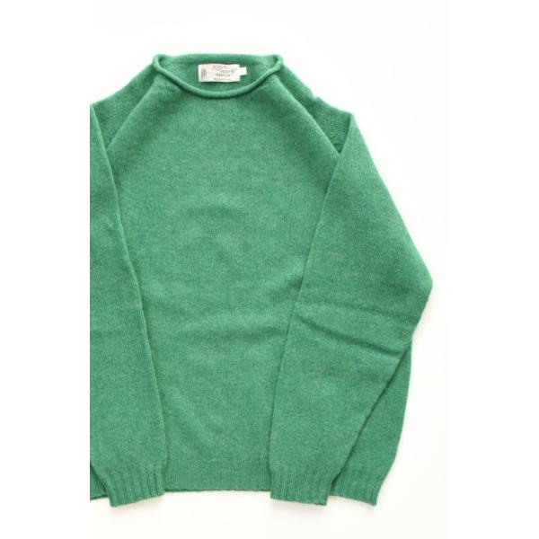NOR' EASTERLY (ノアイースターリー) L/S ROLL NECK [PIXIE] のご紹介です。  良質のシェットランドウールを使用した同社の定番のニット。程よいウェイトのミドルゲージで編上げたロールネックニットは、ざっくりと...