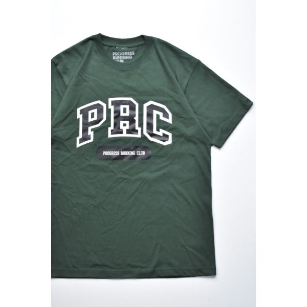 Progress Running Club (プログレスランニングクラブ) TRIPLE-ARCH S/SLV Tee [DK.GREEN] のご紹介です。"PRC" がアーチ状にプリントされたTシャツ。 レトロスポーツなカルチャーを感じる...