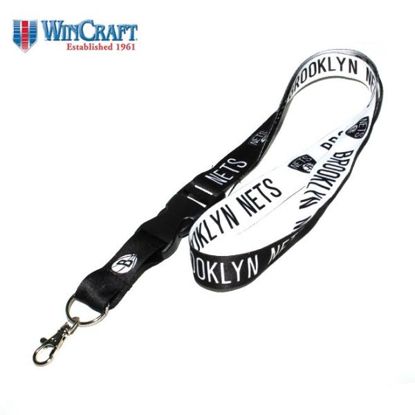 【生産国】中国【サイズ】ワンサイズ ※長さ：56.5cm トップ：4.3cm×1.8cm【特徴】アメリカ4大スポーツ、ナスカー、MLS、スポーツ選手等アメリカ関連のスポーツライセンスを使い様々なグッズを製造、販売するメーカー「ウィンクラフト...