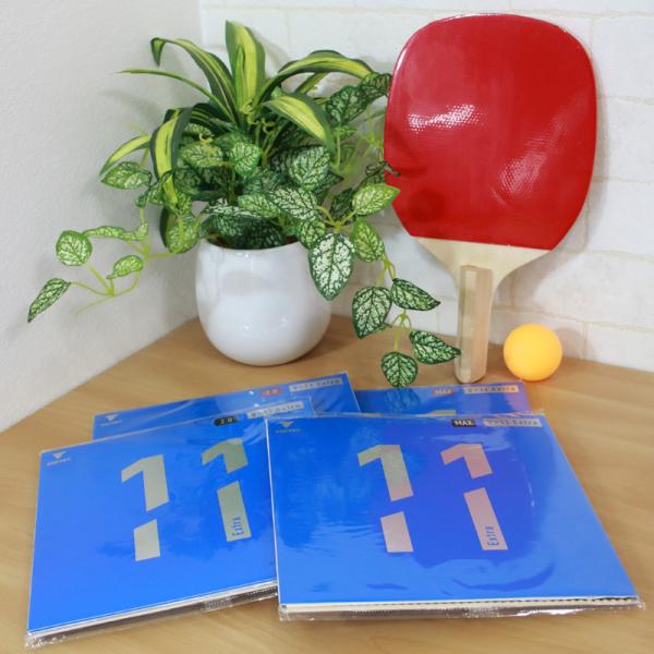 【商品特徴】トップアスリート向け軽量化高性能ラバーV>15シリーズのDNAを継承しつつライトニングテンション技術を搭載した、全世代のトップアスリート向け新時代ラバー。『V>15 Extra』に比べ約10%の軽量化を実現。さらには...