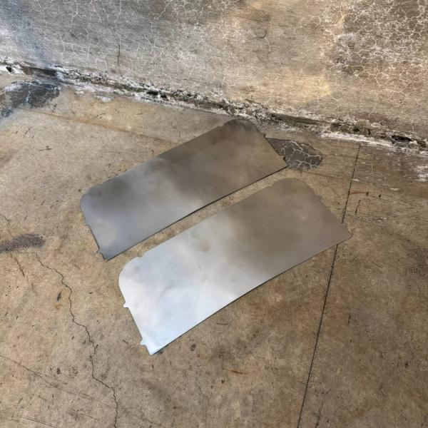 IRORI-202専用のオプションパーツ。地面への放熱を完全遮断してくれます。※IRORI-202専用のオプションパーツです。焚火台は別売となります。※IRORI-202収納袋に収まります。※ モニターの発色によって色が異なって見える場合が...