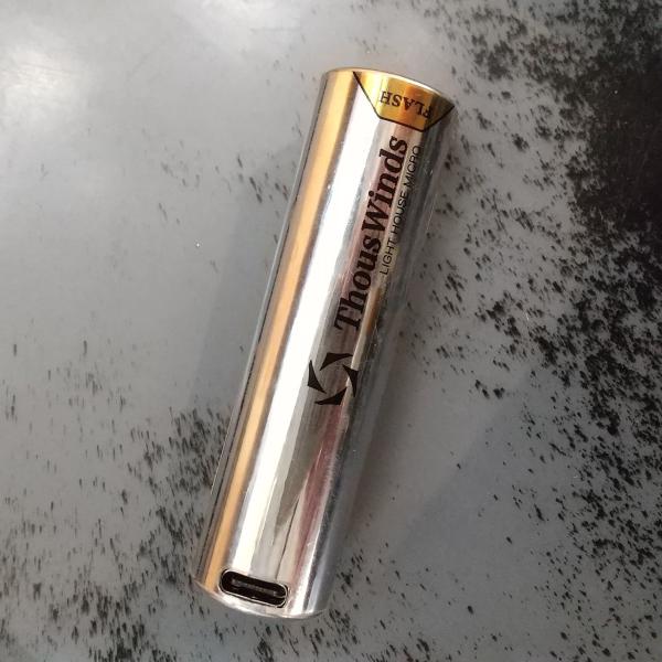 Thous Winds FLASH LIGHT用電池TYPE C充電ポートが内蔵の18650 リチウムバッテリーは取り外しおよび交換可能です。2泊以上のキャンプなどのスペア用バッテリーとしてお勧めです。バッテリー 容量：3400mAh※ モ...