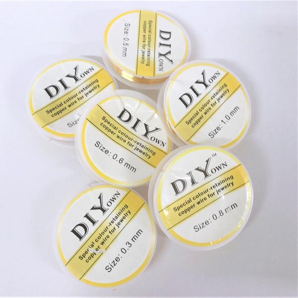＜サイズ＞0.3mm⇒20m0.4mm⇒10m0.5mm⇒6.5m0.6mm⇒4.5m0.8mm⇒2.6m1mm⇒1.5ｍ長さに関しては多少の誤差があります。＜カラー＞ゴールド（gold/金）＜注意＞海外製品の為、ラベルシールの剥がれ、破れ...