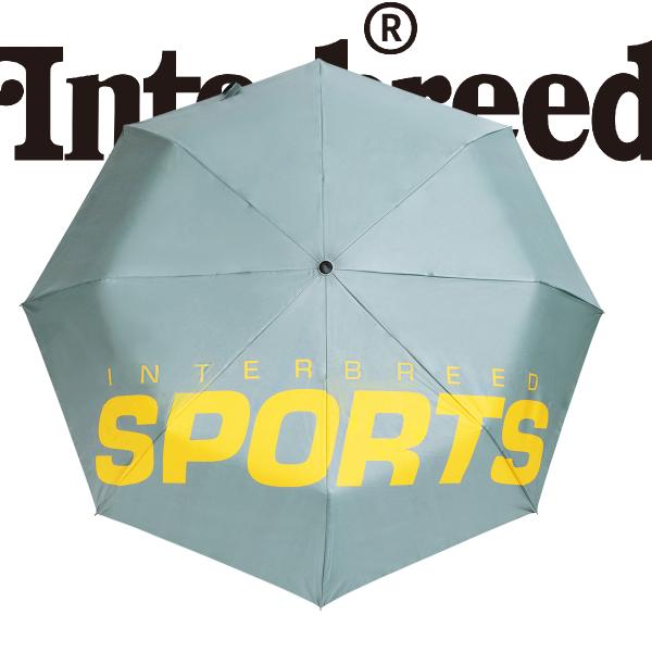 インターブリード  INTERBREED Grasshopper Grey-Staff's Comment-本体外側には大判のロゴプリントが入り、裏面は遮光シートを使用した晴雨兼用仕様となります。開閉動作は共にプッシュボタン式で、ロゴ入り専...