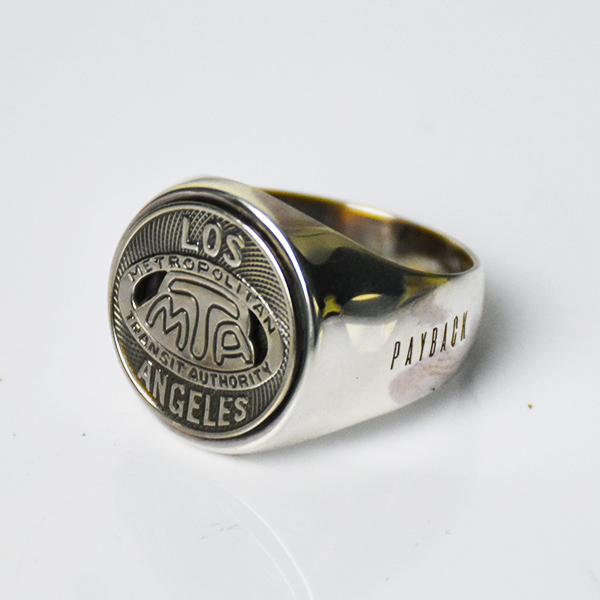 -Staff's Comment-Los Angeles MTAで実際に利用されていたVintageのトークンをSilver 925 Ringに仕立てました。シンプルながら存在感のあるデザイン全て手作業で加工しております。こちらの商品は本物...