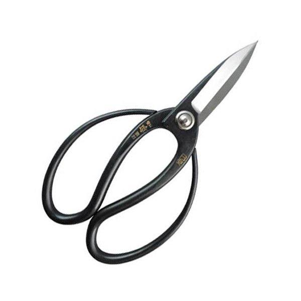 100年の伝統を持つ三木章刃物の園芸鋏は熟練の職人が丹精を込めて作り上げた造園家・盆栽マニアから根強い人気逸品揃いです。ユーザーの使い勝手を追求して完成したハンドルの握り易さとワンランク上の鋼を使った切れ味はビギナーからプロまで長くお使いい...