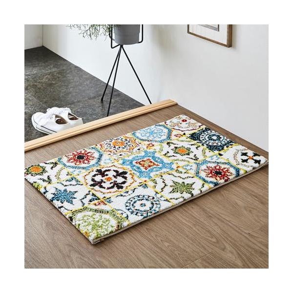 ダンテダンテ/60 x 90 cm (長方形)/4956642750482・Color:ダンテSize:60 x 90 cm (長方形)・パッケージ個数:1・ウィルトン織りの玄関マットです。ラグでも人気の柄です。ホワイトをベースにカラフルな...