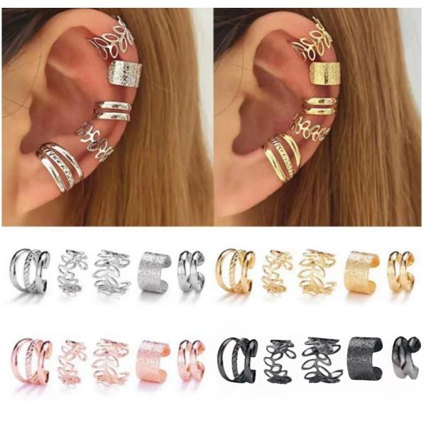 ピアス穴不要！簡単に着けられるイヤーカフ5点セット。華奢なデザインから存在感のあるデザインまで、組み合わせ次第で自由にアレンジが楽しめます。軽くて耳が痛くなりにくいのも嬉しいポイント。シンプルなライン、リーフ風の透かしデザインなど、異なるテ...