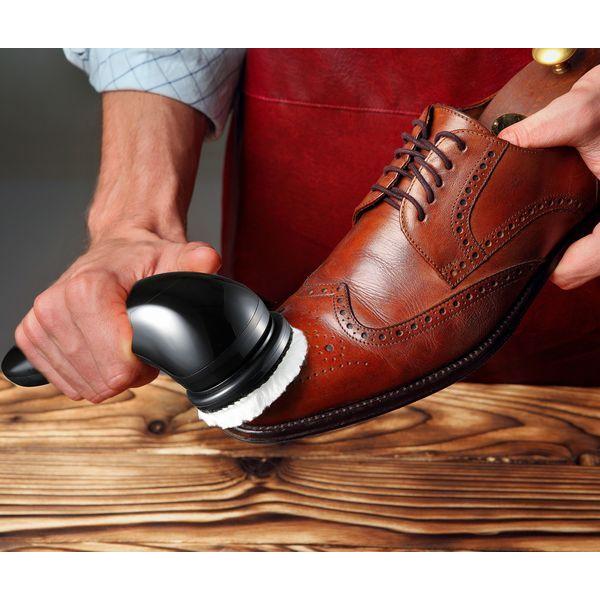 仕上がりもバッチリ！5種類の豊富なブラシ付き。足の角質取りにも使える軽石ヘッド付き。充電式なので、いつでもどこでも気軽に使える。靴磨きだけでなく、革製品のメンテナンスにもオススメ！商品仕様■サイズ（約）：65×60×200mm■電源：AC1...